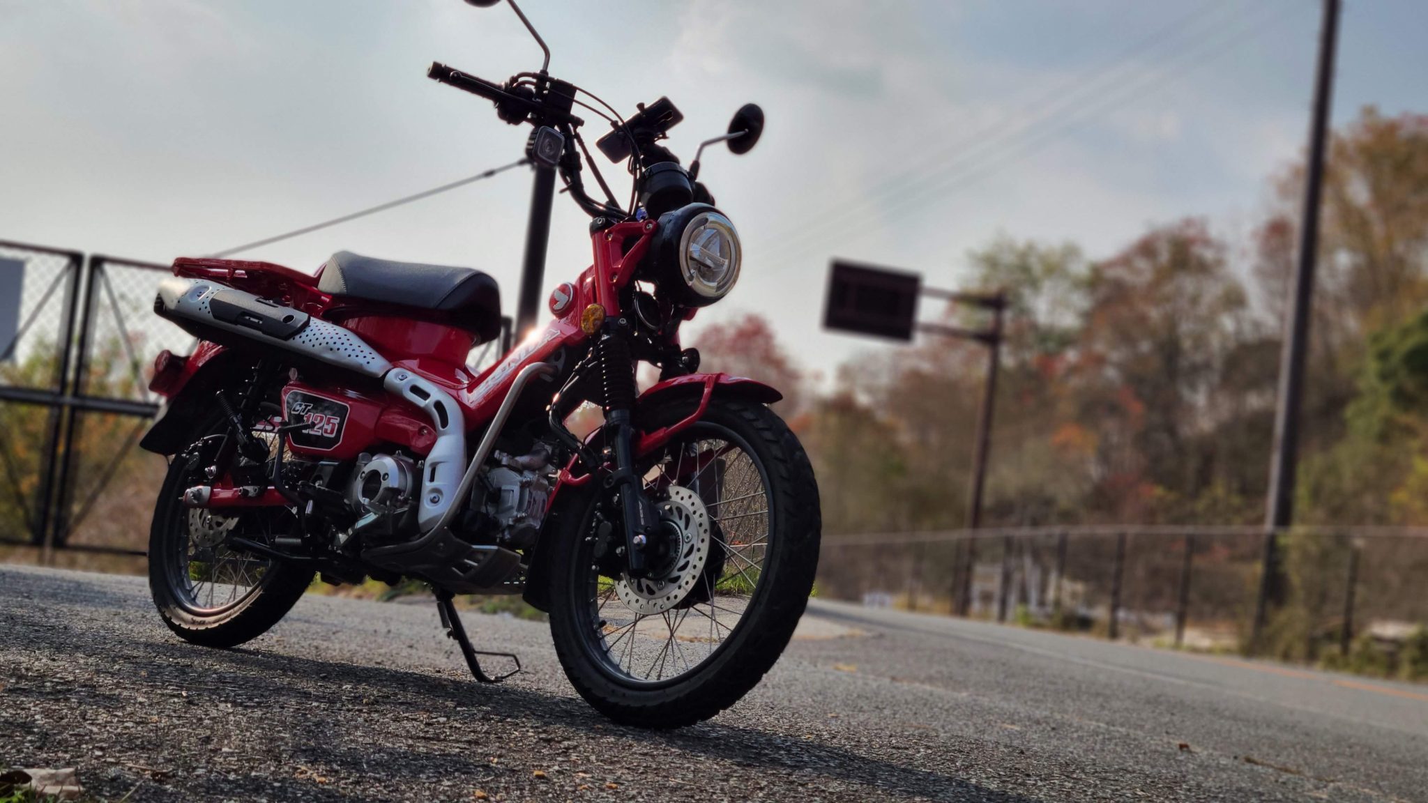 2025 新型5代目HONDA PCXと3代目YAMAHA NMAXの比較 | 小型モト