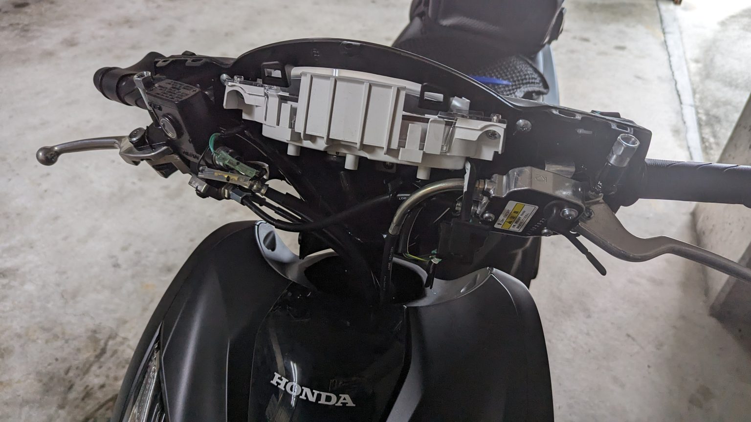 DIO110 DIO110ベーシックのLED交換やり方 | トッサンのスクーター基地