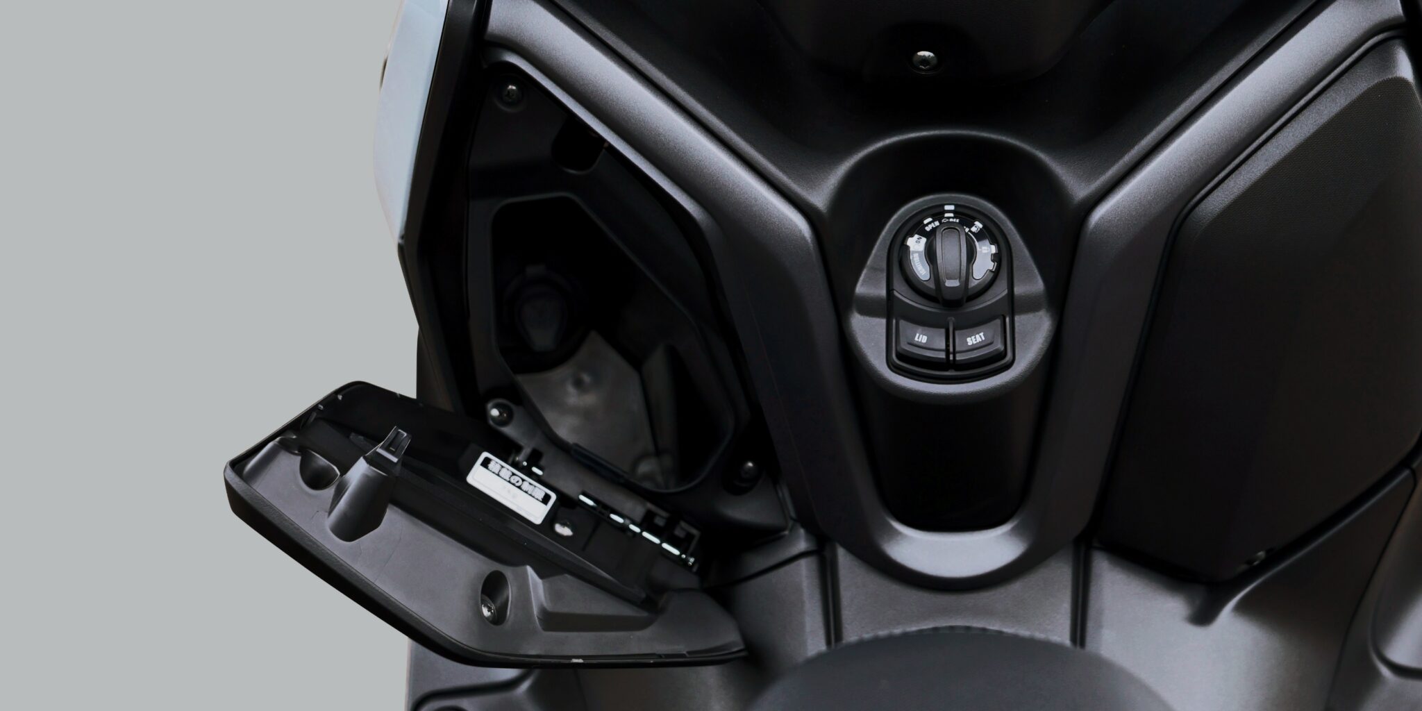 【2025年版】新型XMAX250の情報まとめ！改良点が素晴らしい、価格も素晴らしい件 | トッサンのスクーター基地